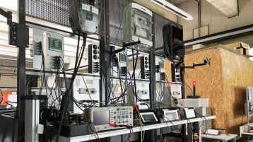 Verteilnetz mit sechs simulierten Haushalten (Bild: Henrike Klehr/TH Köln)